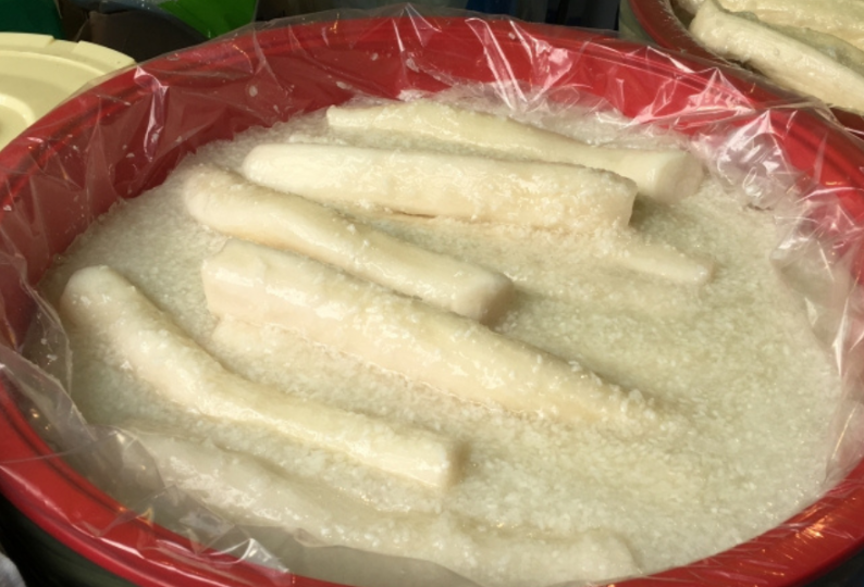 When I went to Bettara market, I found the train izakaya Kiha!~A Rookie ...