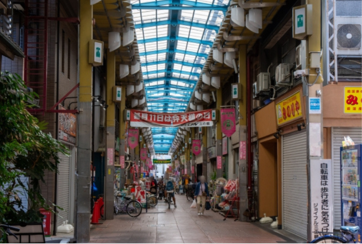 Joyful Minowa Shopping Street: A Casual Time Slip into the Showa Era ...